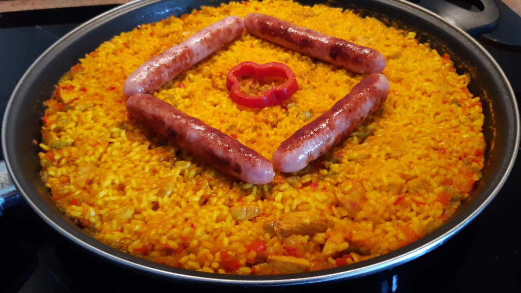 ARROZ CON SALCHICHAS FRESCAS - RECETAS DE COCINA ABUELA MARÍA